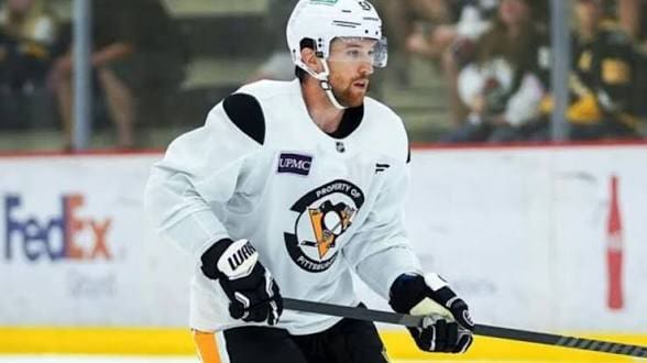 Chicago Blackhawks Reportedly Sign Matt Grzelcyk To PTO