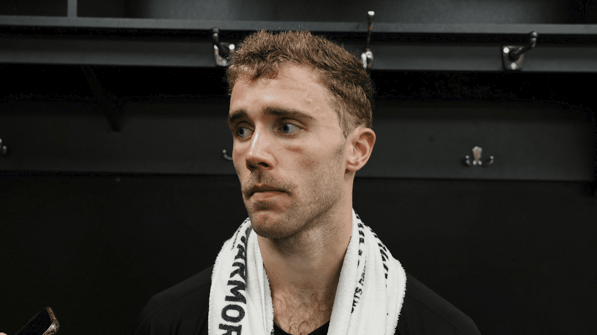 Blackhawks Lousy Over Final Two Periods in Lopsided 6-0 Loss To Kings